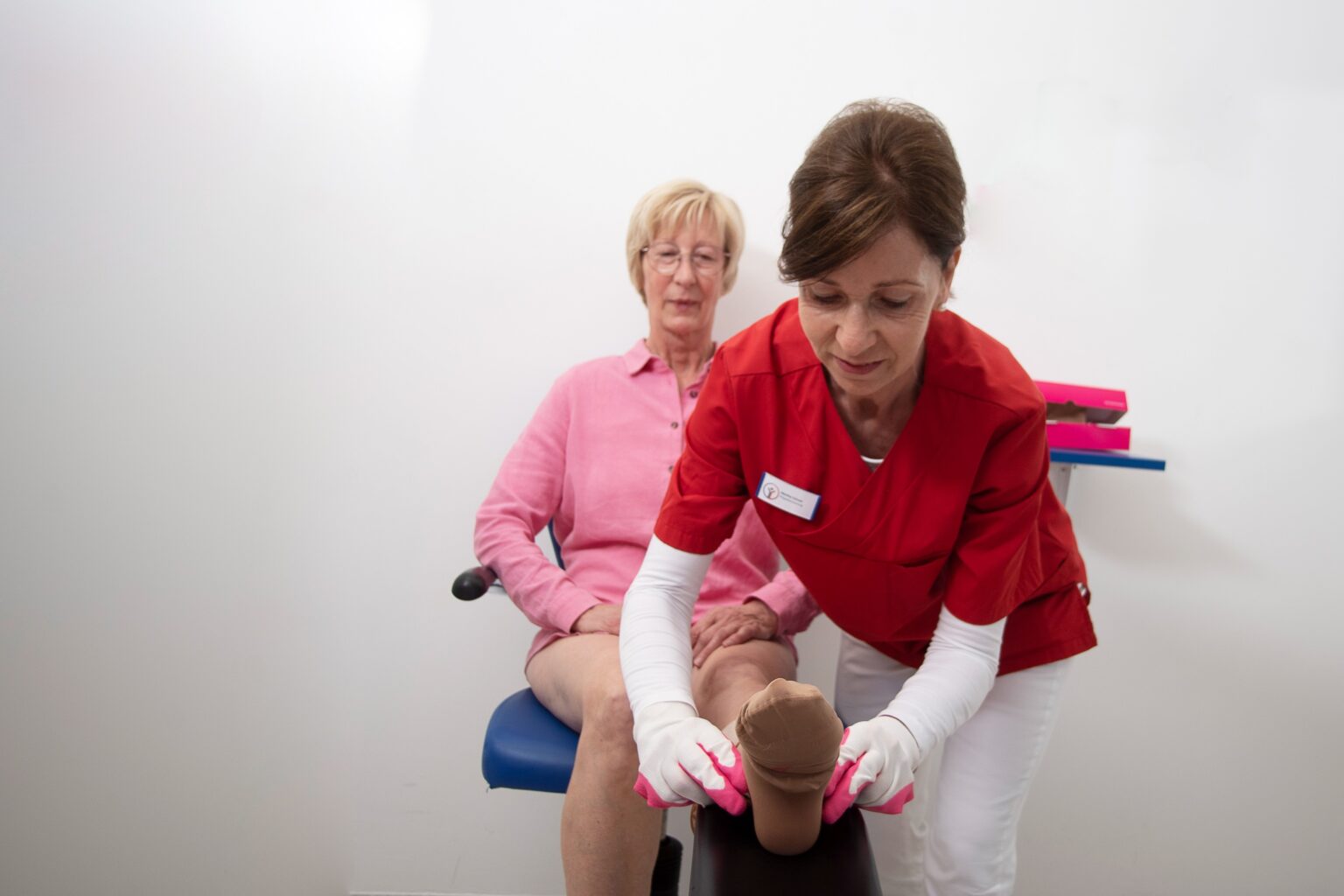 Kompressionsstrumpf: Tipps für heiße Tage - Mosel-Eifel-Klinik